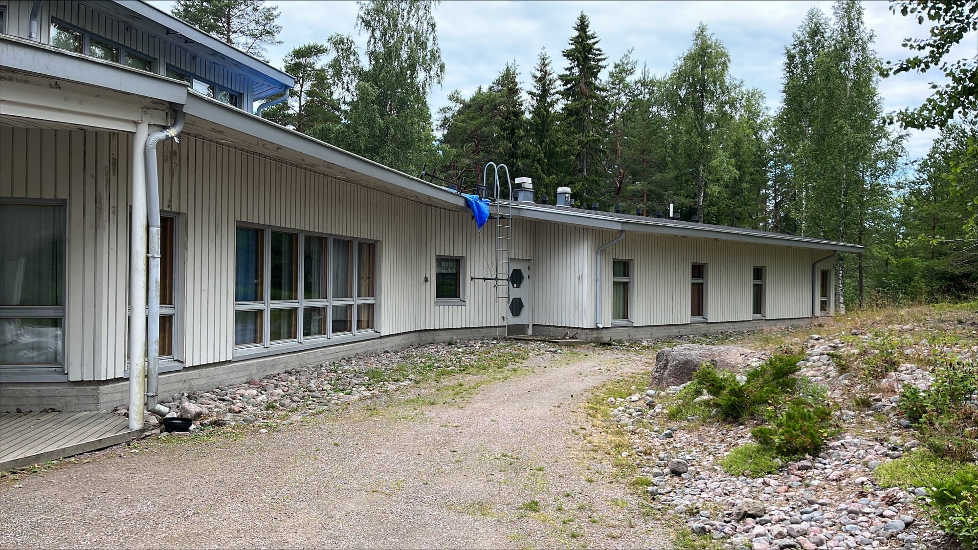 Kirkkonummi, Saarentie 50, HILA Leirikeskuksen majoitusrakennuksen purku